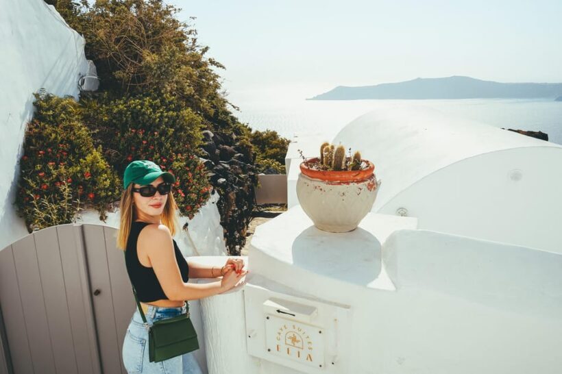 Santorini Best of Custom Tour with Local Guide & Pick-Up - FAQs