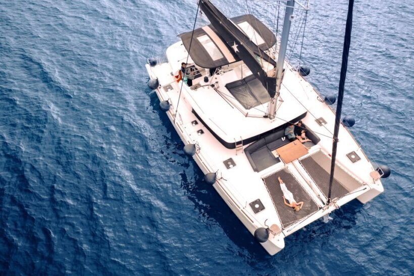 Santorini: Catamaran Cruise with Lunch, Drinks, & Oia Visit - An In-Depth Look at the Santorini Catamaran Cruise Experience