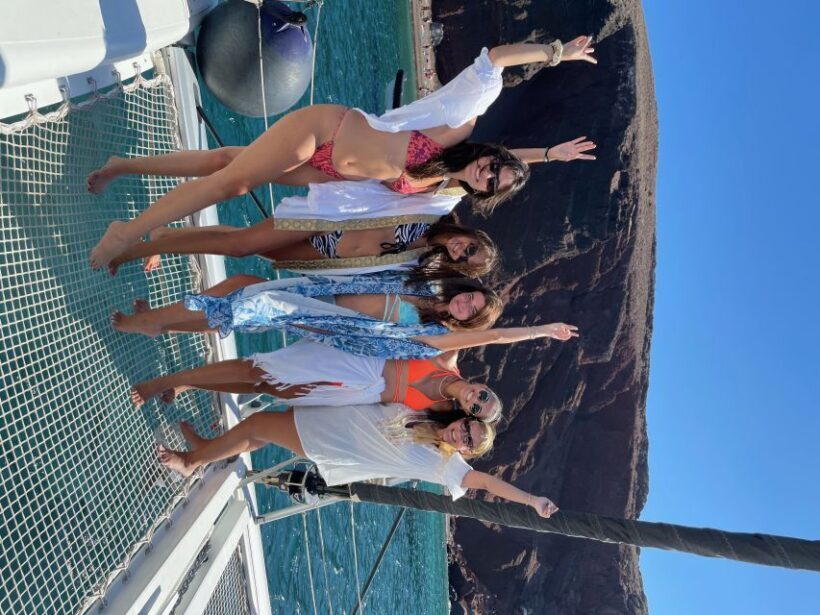 Santorini: Catamaran Cruise with Meal & Open Bar - Key Points