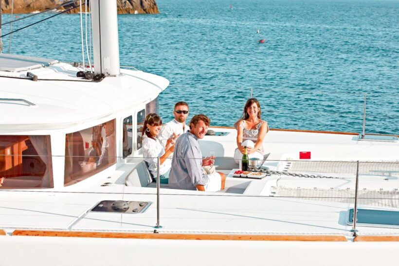 Santorini: Catamaran Tour with BBQ Meal and Unlimited Drinks - Exploring the Itinerary and What You Can Expect