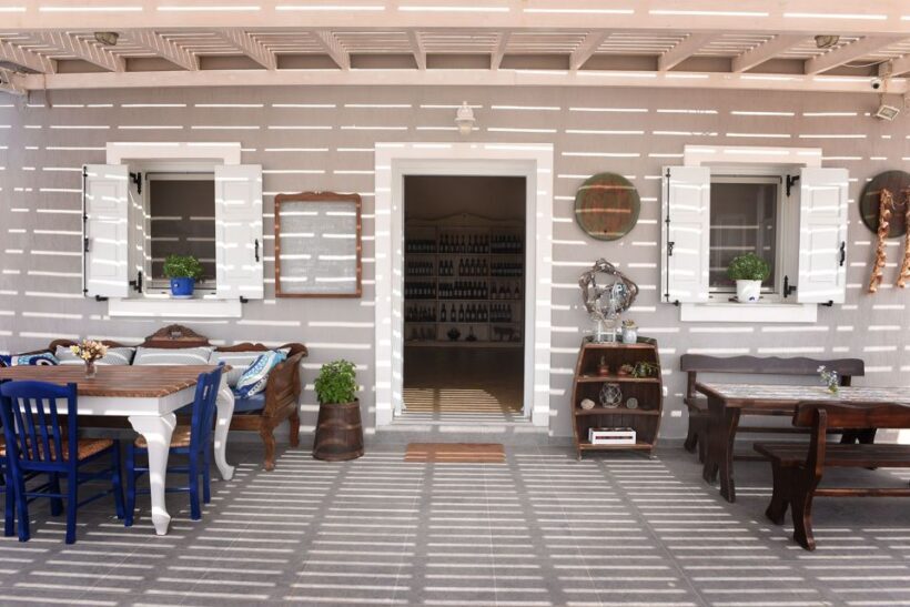 Santorini: Cork & Fork - Key Points