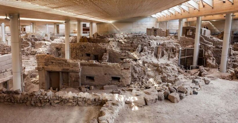 Santorini Cultural Villages and Akrotiri Ruins Private Tour - Key Points