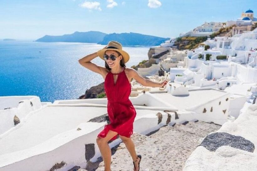 Santorini: Fira Town Walking Tour with Wine Tasting - Key Points