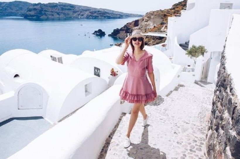 Santorini: Fira Town Walking Tour with Wine Tasting - An In-Depth Look at the Tour