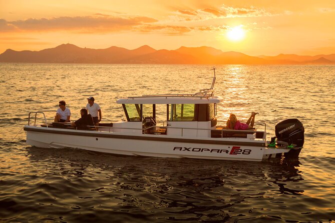 Santorini Half Day MotorCruiser Private Cruise incl. Meal,Drinks &Free Transport - The Value of the Experience