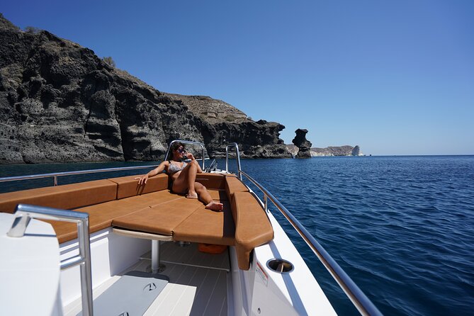 Santorini Half Day MotorCruiser Private Cruise incl. Meal,Drinks &Free Transport - FAQs
