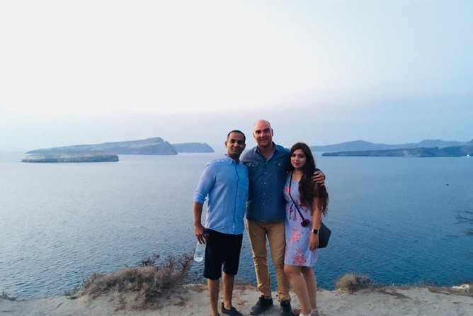 Santorini Highlights: 5-Hour Private Tour With Wine-Tasting - Discover the Charming Village of Oia