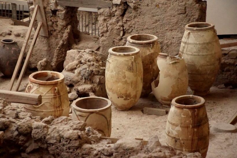 Santorini HISTORY & ARCHEOLOGY Tour (up to 8 guests) - Key Points