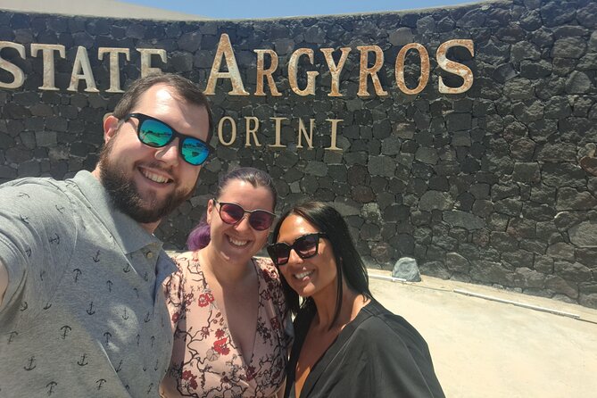 Santorini in a Day: Essential Highlights Tour - Meeting and Pickup Details