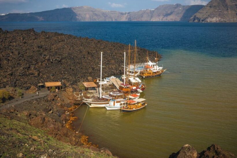 Santorini Island Bus Tour and Caldera Sunset Cruise - Who Will Enjoy This Tour?