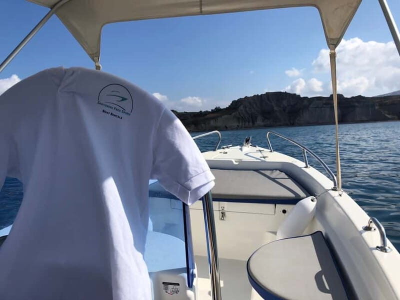 Santorini: License-Free Boat Rental with Ice, Water, & Fruit - The Bottom Line: Who Should Book This?