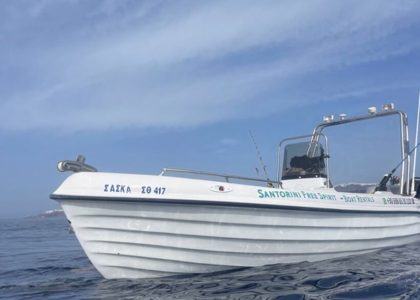 Santorini: License-Free Boat Rental with Snorkeling Gear - An In-Depth Look at the Experience