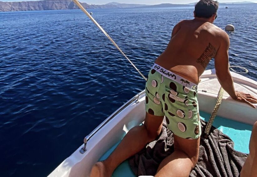 Santorini: License-Free Boat Rental with Snorkeling Gear - FAQ