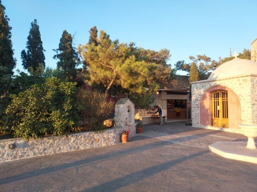 Santorini: Lost Atlantis, Beaches & Wine Tasting Tour - Key Points