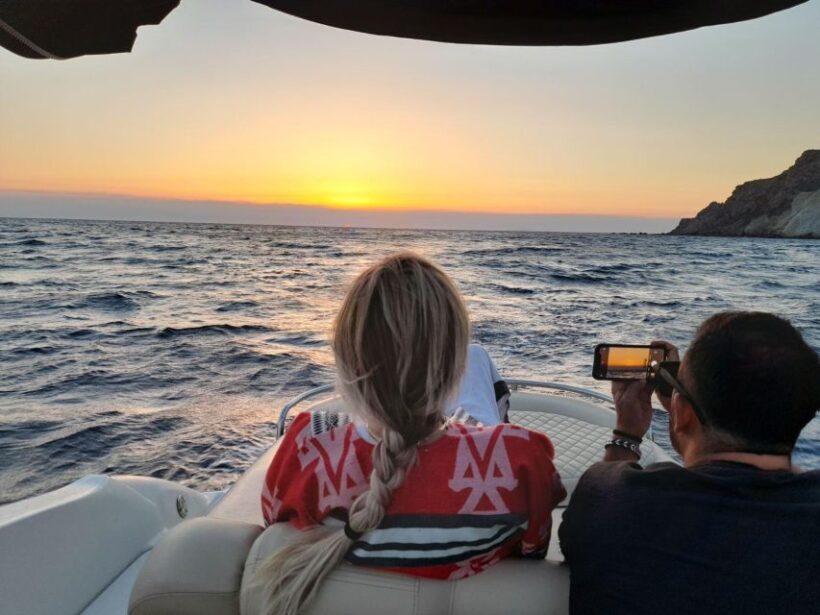 Santorini: Luxury private boat with food and drinks - Practical Details and Logistics
