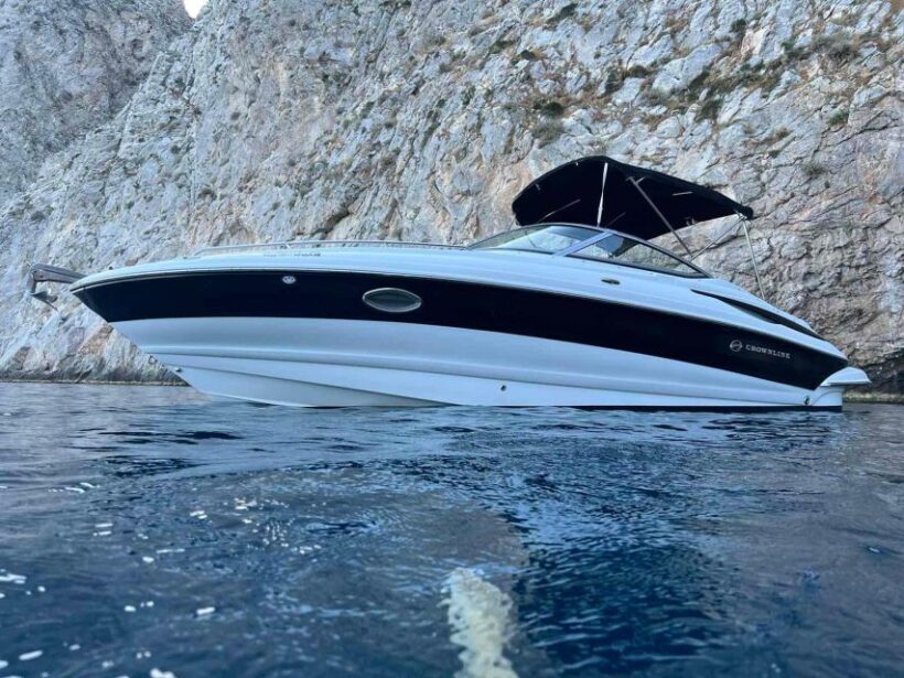 Santorini: Luxury private speedboat with food and drinks - FAQs