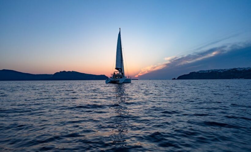 Santorini: Luxury Sunset Cruise with Dinner & Open Bar - A Detailed Look at the Santorini Luxury Sunset Cruise with Dinner & Open Bar