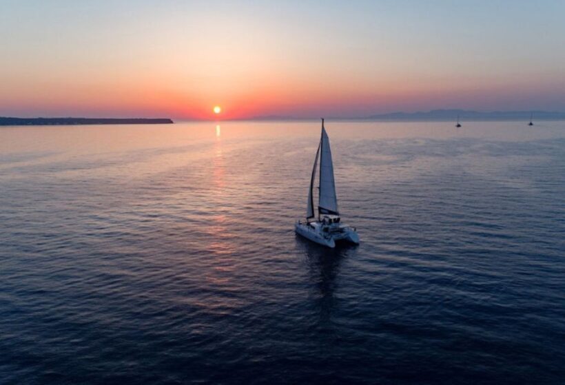Santorini: Luxury Sunset Cruise with Dinner & Open Bar - FAQ
