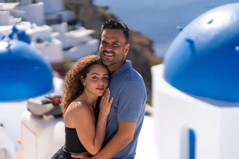 Santorini: Photo Session with a Professional Photographer - Key Points