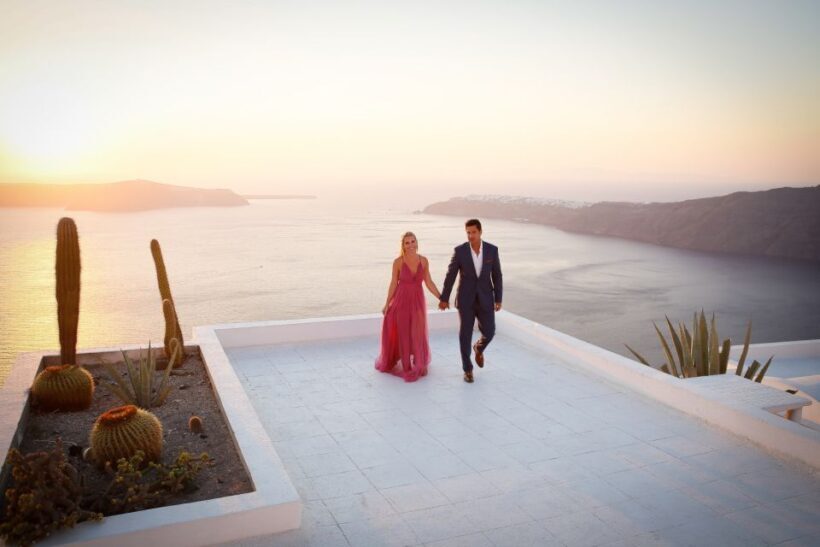 Santorini: Photo Shoot with a Private Vacation Photographer - The Breakdown of the Itinerary