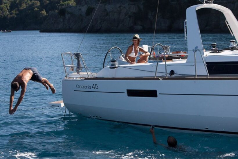 Santorini: Private Caldera Sailing Trip with Open Bar & Meal - Why This Tour Offers Great Value