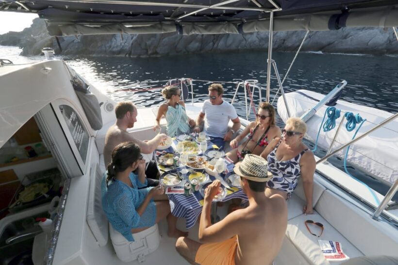 Santorini: Private Catamaran Cruise with Food & Drinks - Final Considerations