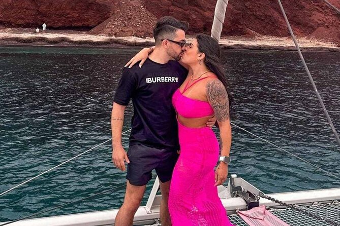 Santorini Private Catamaran Cruise With Meal and Drinks - Exploring Santorinis Breathtaking Coastline