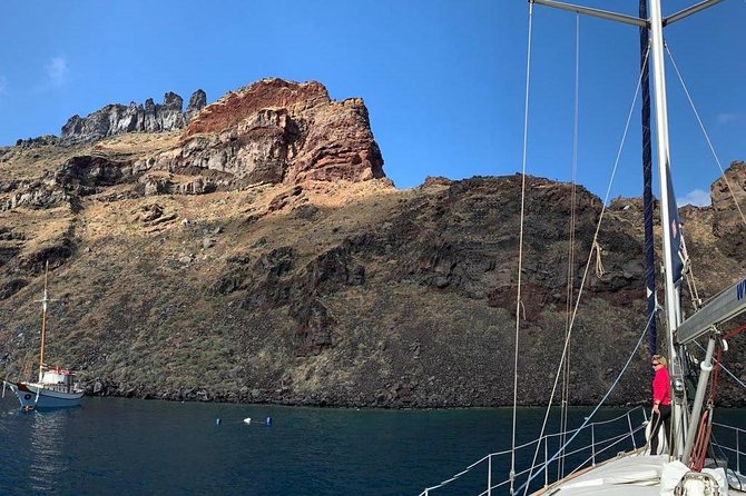 Santorini Private Daytime Sailing Tour With Meal, Drinks &Transfer Included - Participation Guidelines