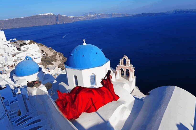 Santorini: Private Flying Dress Photoshoot with Pickup - FAQ