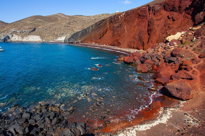Santorini Private Highlights Tour & Wine Tasting With Local Guide - Exploring Santorinis Iconic Landscapes and Historical Sites