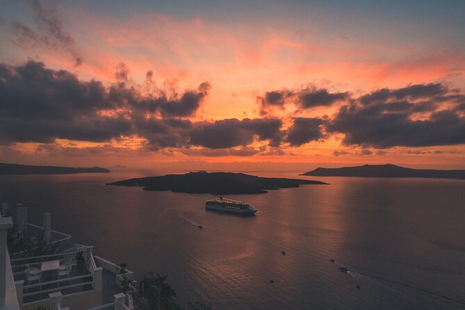 Santorini Private Highlights Tour & Wine Tasting With Local Guide - The Unique Appeal of Santorini Wineries