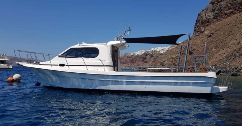 Santorini: Private Motorboat Cruise and Volcano Hike - Practical Tips for the Tour