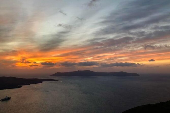 Santorini Private Roundtrip Transfer From/To Airport,Port & Hotel - Booking and Confirmation