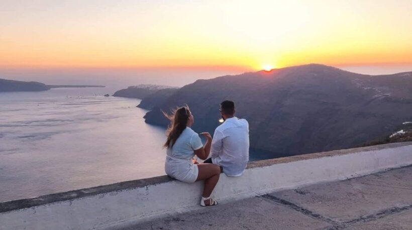 Santorini: Private Sunset Tour with Picnic & Transfer - An In-Depth Look at the Tour Experience