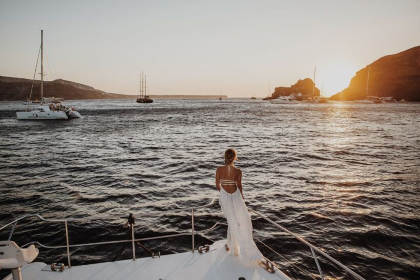Santorini Proposal: A Luxury Photoshoot for Your Yes! Moment - Introduction