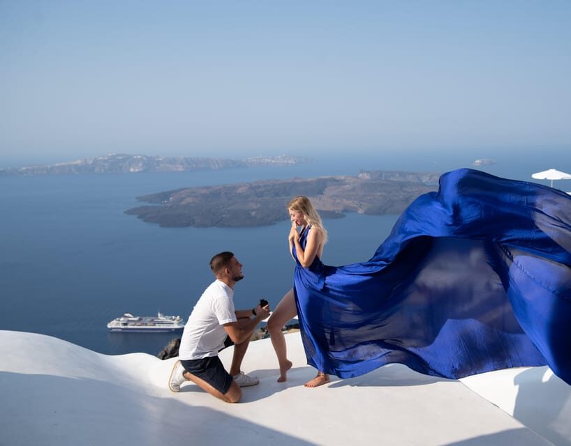 Santorini: Proposal Photoshoot l Private Entry to blue Dome - Key Points