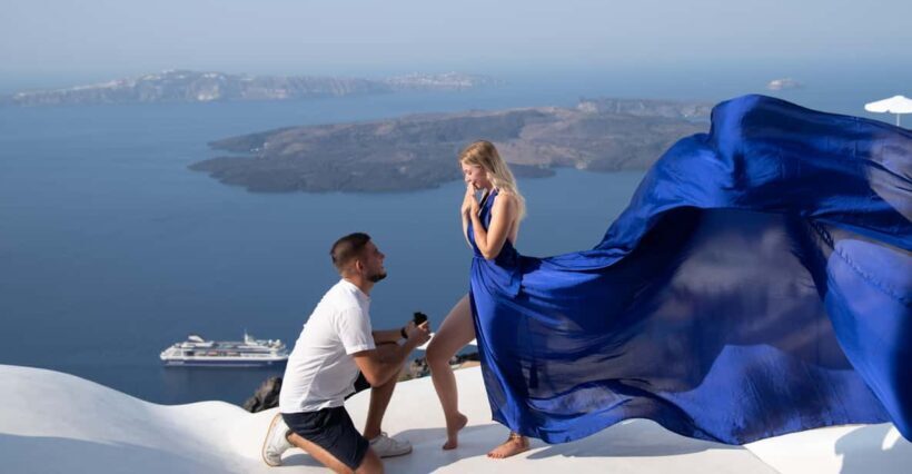 Santorini: Proposal Photoshoot l Private Entry to blue Dome - Meeting Points and Logistics