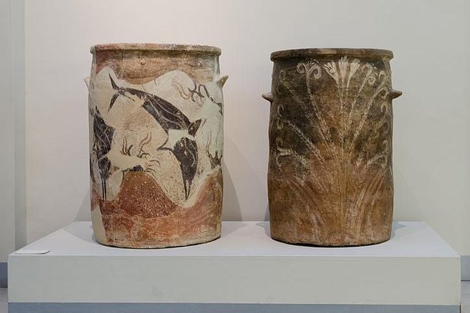 Santorini Shore Excursion: Private Tour of Oia and Fira, including Museum of Prehistoric Thira and Wine Tasting - The Sum Up