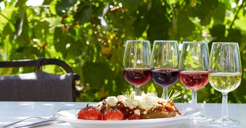 Santorini Small-Group Tour with Wine Tasting & Food Pairing - A Close Look at the Santorini Small-Group Tour