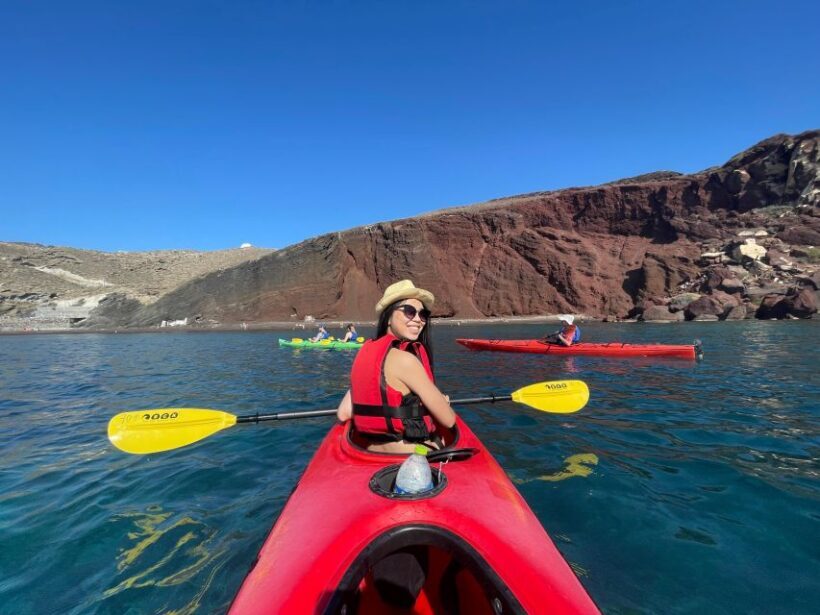 Santorini: South Sea Kayaking Tour with Sea Caves and Picnic - Group Size and Atmosphere