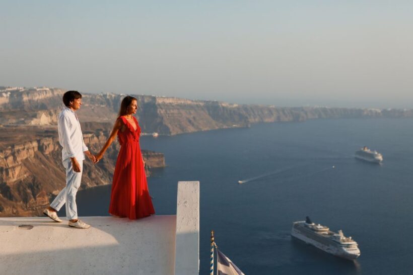 Santorini: Sunset Photo Shoot with a Personal Photographer - What We Love and What to Consider