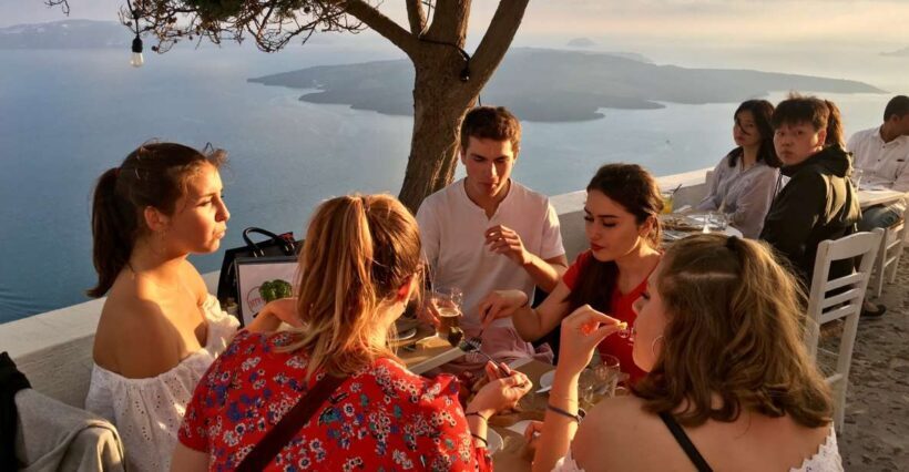 Santorini: Sunset Walking Tour with Local Food and Drinks - An In-Depth Look at the Tour Experience
