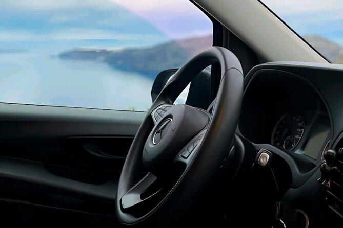 Santorini Taxi Service - Pricing and Group Size Options