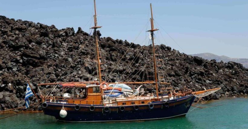 Santorini: Thirassia Islands and Volcano Guided Cruise - An Overview of What to Expect