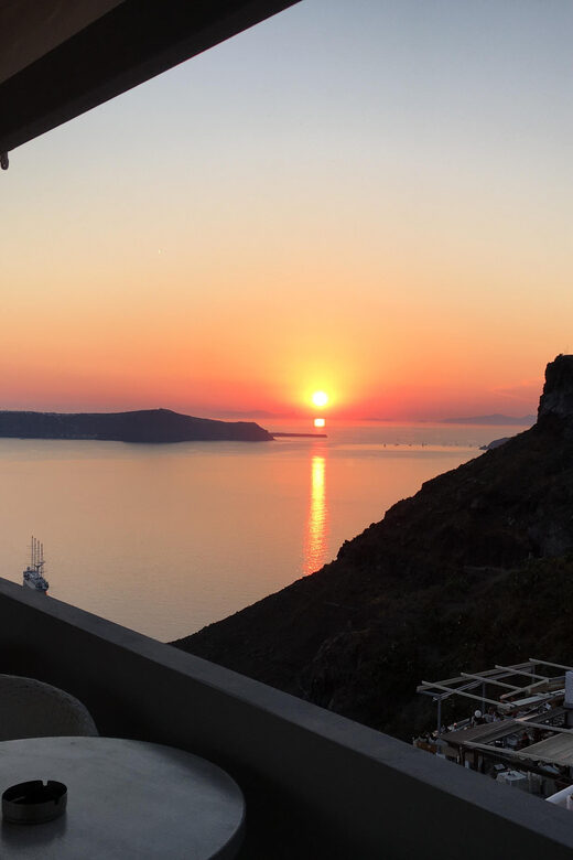 Santorini tour - Transportation and Group Size
