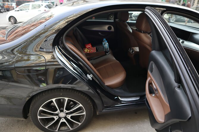 Santorini VIP Limousine Transfer Services - Additional Features and Practical Information