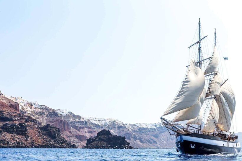 Santorini: Volcanic Sunset Cruise with Dinner - FAQ
