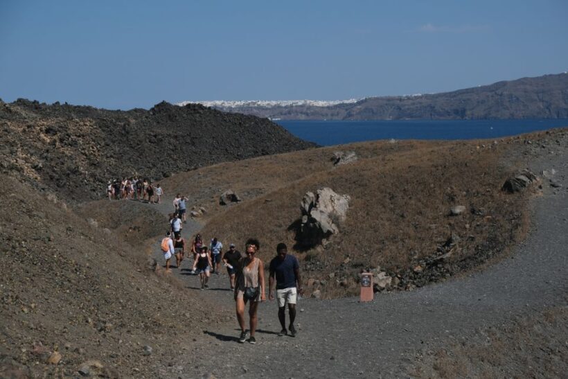 Santorini: Volcano and Hot Springs Sunset Dinner Cruise - Authentic Experience & Traveler Satisfaction