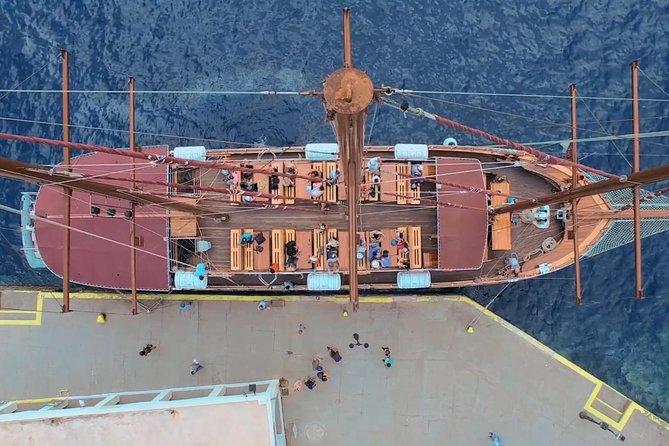 Santorini Volcano Sunset Cruise Including Dinner on Board - Traveler Reviews and Feedback