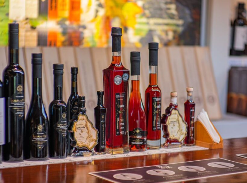 Santorini: Wine Tour with Sunset in Oia - Why This Tour Works Well